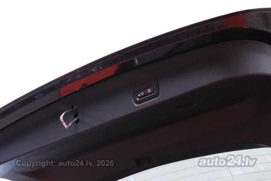 Black BMW 4 Series 2023 in Tallinn, with an engine capacity of 2.00 L and mileage of 102 thousand km for 41495 €, photo 18 on AUTOMOTO.COM.LV