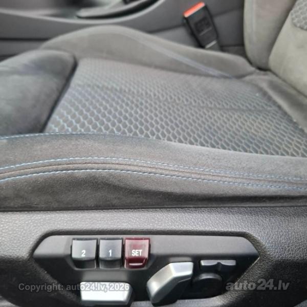 Melns BMW 4 Series 2018 Tallina, ar dzinēja tilpumu 3.00 L un nobraukumu 163 tūkst. km par 25500 €, foto 10 vietnē AUTOMOTO.COM.LV