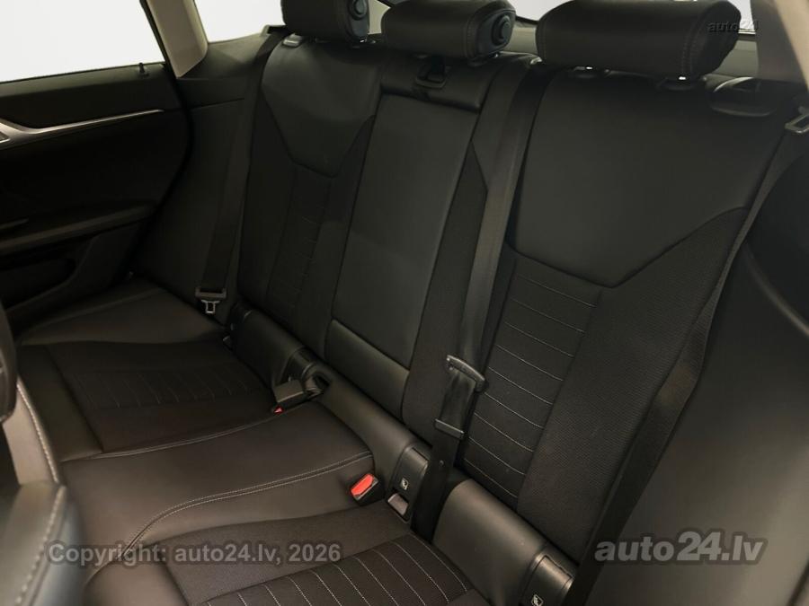 Black BMW 4 Series 2021 in Tallinn, with an engine capacity of 2.00 L and mileage of 160 thousand km for 29900 €, photo 15 on AUTOMOTO.COM.LV