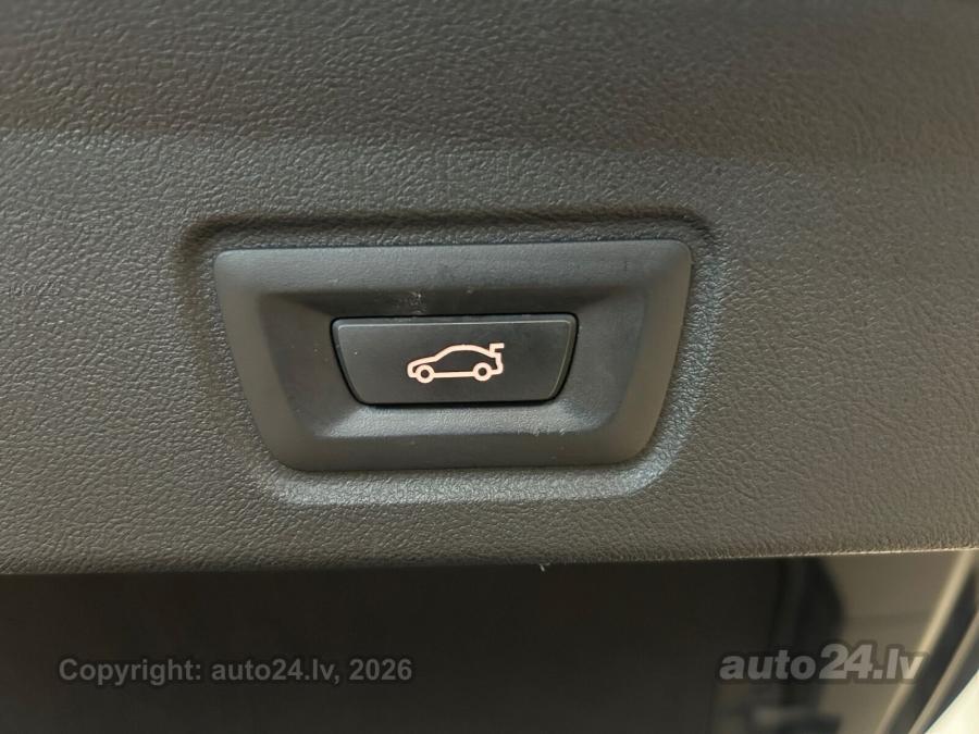 Black BMW 4 Series 2021 in Tallinn, with an engine capacity of 2.00 L and mileage of 160 thousand km for 29900 €, photo 21 on AUTOMOTO.COM.LV