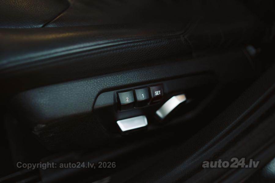 Zils BMW 4 Series 2016 Tallina, ar dzinēja tilpumu 3.00 L un nobraukumu 176 tūkst. km par 16900 €, foto 20 vietnē AUTOMOTO.COM.LV