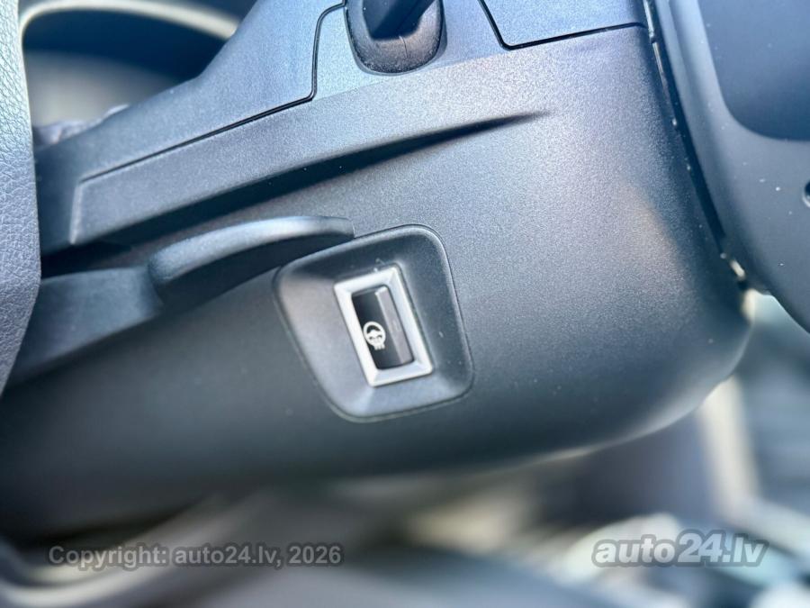 White BMW 4 Series 2017 in Tallinn, with an engine capacity of 2.00 L and mileage of 190 thousand km for 17900 €, photo 25 on AUTOMOTO.COM.LV