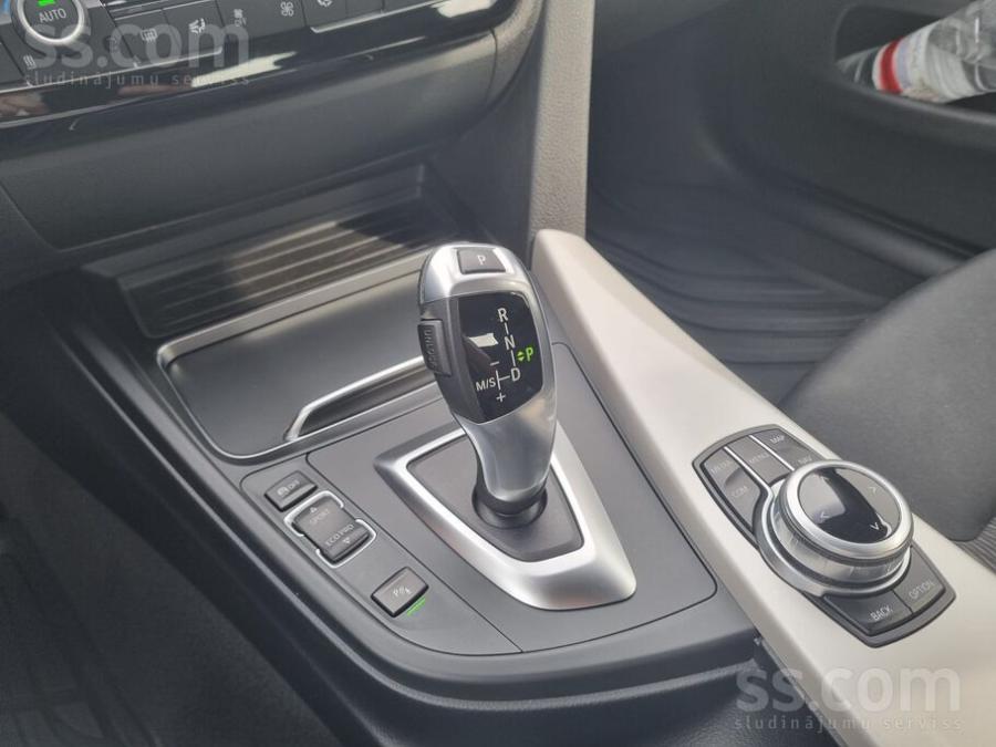 White BMW 418 2017 in Riga, with an engine capacity of 2.00 L and mileage of 250 thousand km for 13800 €, photo 12 on AUTOMOTO.COM.LV