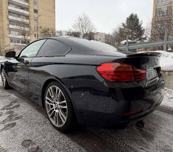 Black BMW 420 2014 in Kaunas, with an engine capacity of 2.00 L and mileage of 224 thousand km for 9900 €, photo 9 on AUTOMOTO.COM.LV