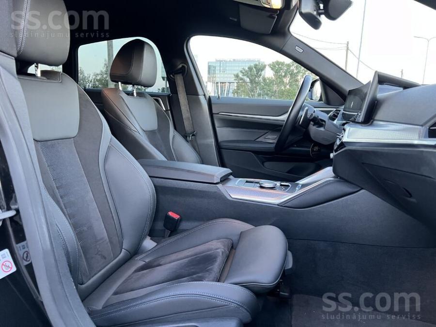 Black BMW 420 2023 in Riga, with an engine capacity of 2.00 L and mileage of 42 thousand km for 39950 €, photo 13 on AUTOMOTO.COM.LV