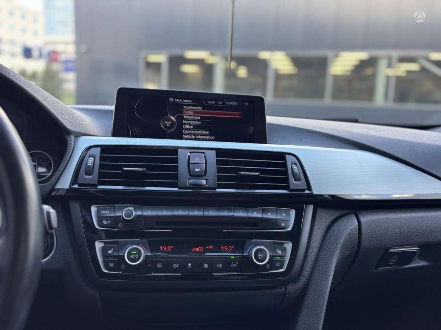 Черный БМВ 420 Gran Coupe 2014 в Вильнюс, объемом двигателя 2.00 л и пробегом 298 тыс. км за 12550 €, фото 24 на AUTOMOTO.COM.LV