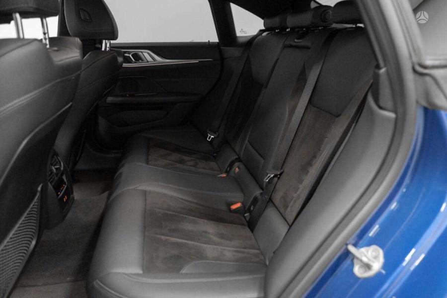 Blue BMW 420 Gran Coupe 2023 in Vilnius, with an engine capacity of 2.00 L and mileage of 116 thousand km for 36900 €, photo 8 on AUTOMOTO.COM.LV