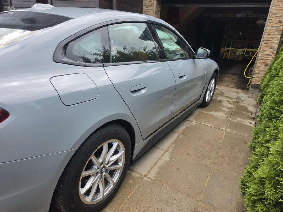 Grey BMW 420 Gran Coupe 2022 in Vilnius, with an engine capacity of 2.00 L and mileage of 90 thousand km for 21900 €, photo 5 on AUTOMOTO.COM.LV