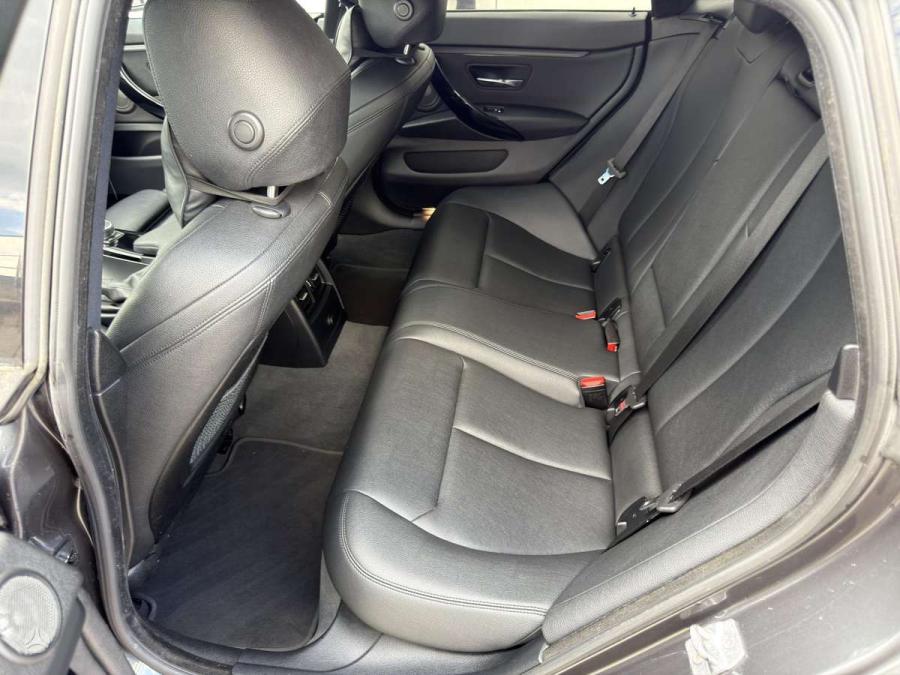 Red BMW 420 Gran Coupe 2018 in Vilnius, with an engine capacity of 2.00 L and mileage of 260 thousand km for 18500 €, photo 43 on AUTOMOTO.COM.LV