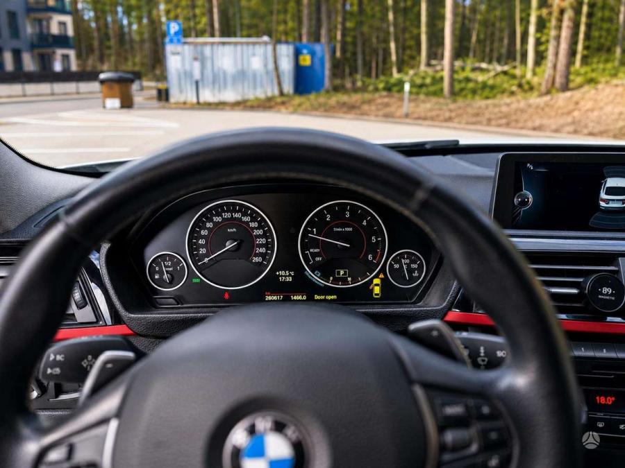 White BMW 420 Gran Coupe 2014 in Vilnius, with an engine capacity of 2.00 L and mileage of 265 thousand km for 11700 €, photo 9 on AUTOMOTO.COM.LV
