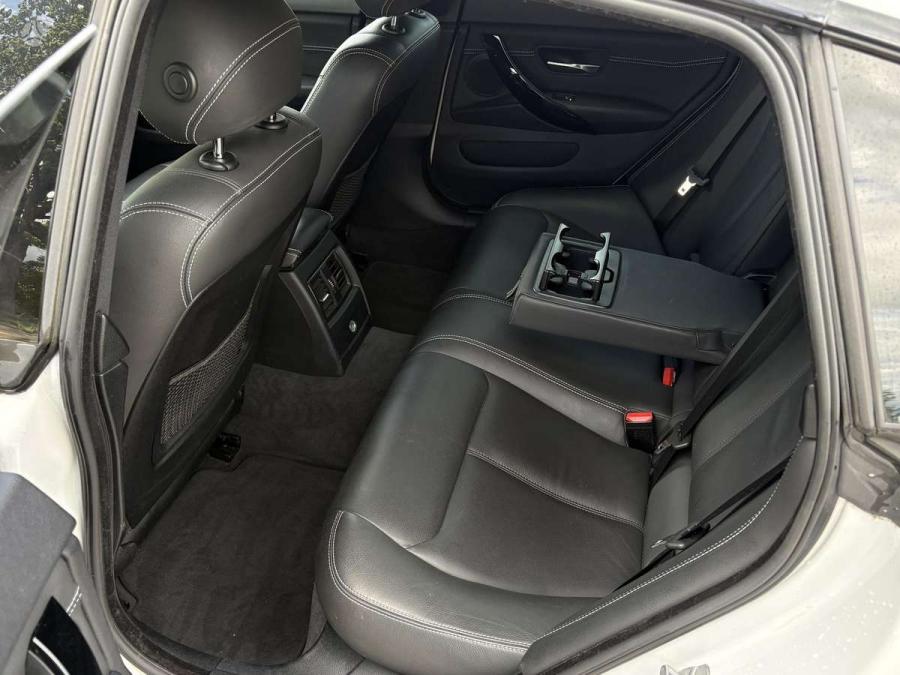 White BMW 420 Gran Coupe 2018 in Kaunas, with an engine capacity of 2.00 L and mileage of 216 thousand km for 15350 €, photo 26 on AUTOMOTO.COM.LV