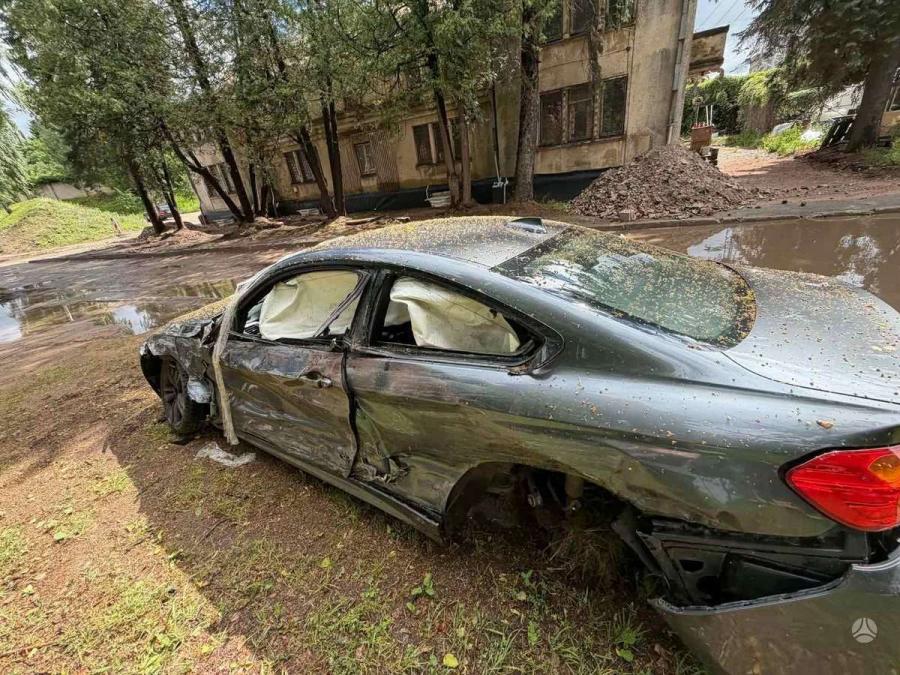 Pelēks BMW 420 2013 Kauņa, ar dzinēja tilpumu 2.00 L un nobraukumu 300 tūkst. km par 3500 €, foto 6 vietnē AUTOMOTO.COM.LV