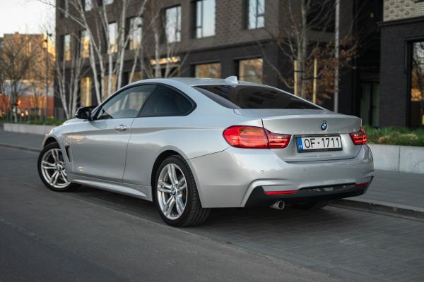 Grey BMW 420 2014 in Riga, with an engine capacity of 2.00 L and mileage of 288 thousand km for 12990 €, photo 10 on AUTOMOTO.COM.LV