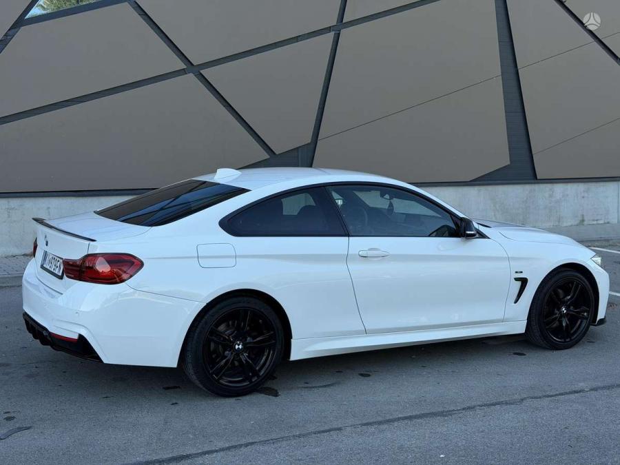 White BMW 420 2015 in Siauliai, with an engine capacity of 2.00 L and mileage of 282 thousand km for 17000 €, photo 5 on AUTOMOTO.COM.LV
