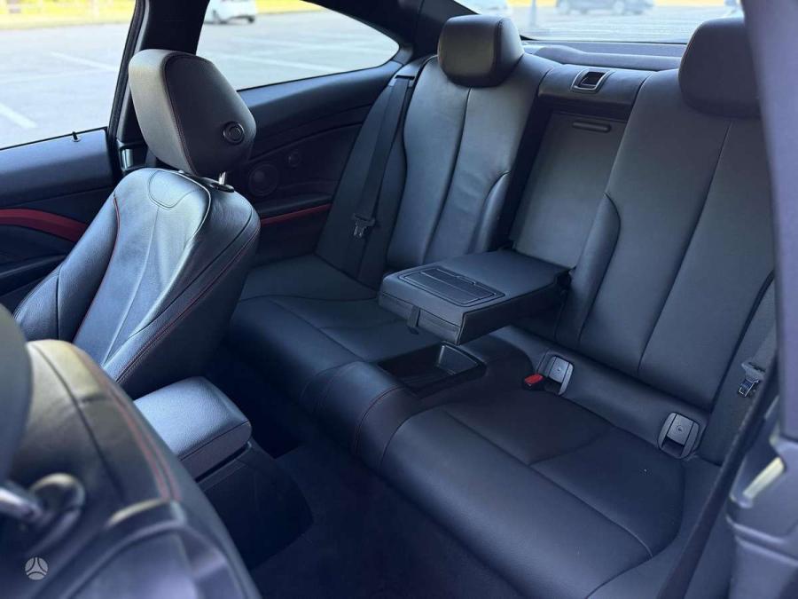 White BMW 420 2015 in Siauliai, with an engine capacity of 2.00 L and mileage of 282 thousand km for 17000 €, photo 25 on AUTOMOTO.COM.LV