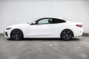 White BMW 420 2022 in Vilnius, with an engine capacity of 2.00 L and mileage of 81 thousand km for 32441 €, photo 4 on AUTOMOTO.COM.LV