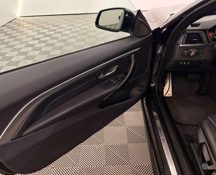 Melns BMW 425 2015 Marijampole, ar dzinēja tilpumu 2.00 L un nobraukumu 227 tūkst. km par 14999 €, foto 24 vietnē AUTOMOTO.COM.LV