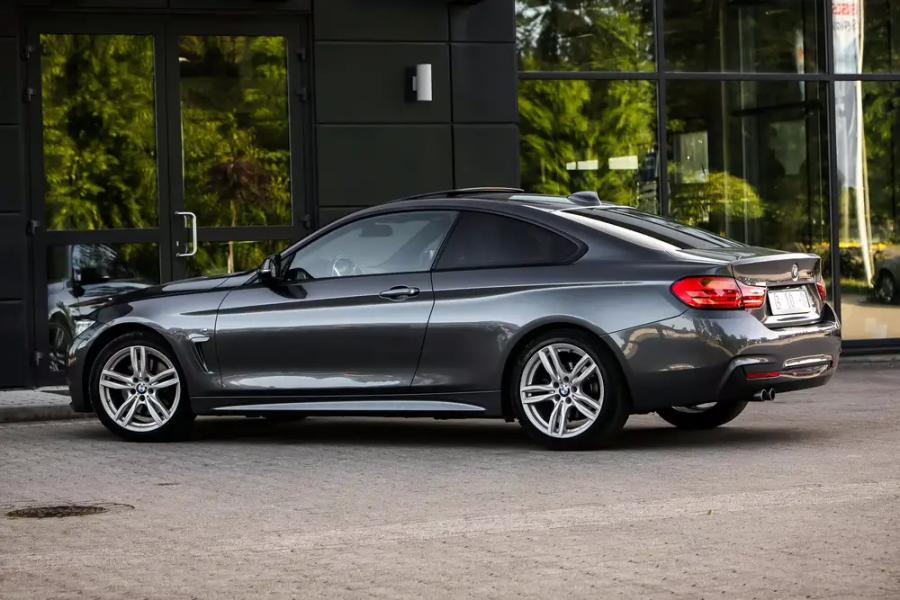 Pelēks BMW 425 2016 Jelgava, ar dzinēja tilpumu 2.00 L un nobraukumu 204 tūkst. km par 17900 €, foto 5 vietnē AUTOMOTO.COM.LV