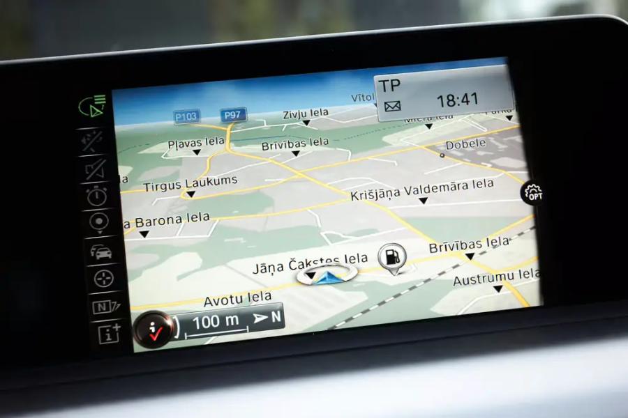 Pelēks BMW 425 2016 Jelgava, ar dzinēja tilpumu 2.00 L un nobraukumu 204 tūkst. km par 17900 €, foto 22 vietnē AUTOMOTO.COM.LV