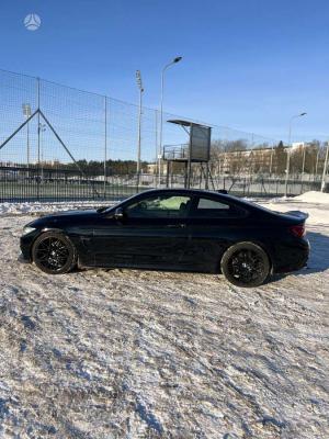Black BMW 428 2015 in Jonava, with an engine capacity of 2.00 L and mileage of 213 thousand km for 11500 €, photo 5 on AUTOMOTO.COM.LV