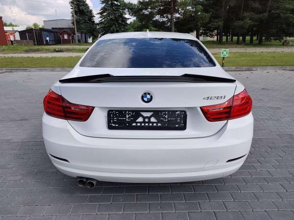 White BMW 428 2014 in Siauliai, with an engine capacity of 2.00 L and mileage of 322 thousand km for 7600 €, photo 5 on AUTOMOTO.COM.LV
