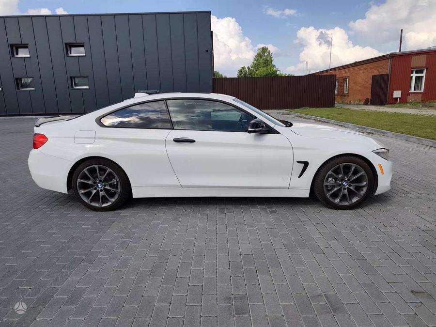 White BMW 428 2014 in Siauliai, with an engine capacity of 2.00 L and mileage of 322 thousand km for 7600 €, photo 8 on AUTOMOTO.COM.LV