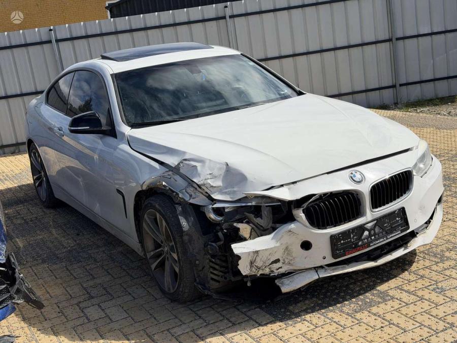 White BMW 428 2015 in Siauliai, with an engine capacity of 2.00 L and mileage of 178 thousand km for 5800 €, photo 4 on AUTOMOTO.COM.LV