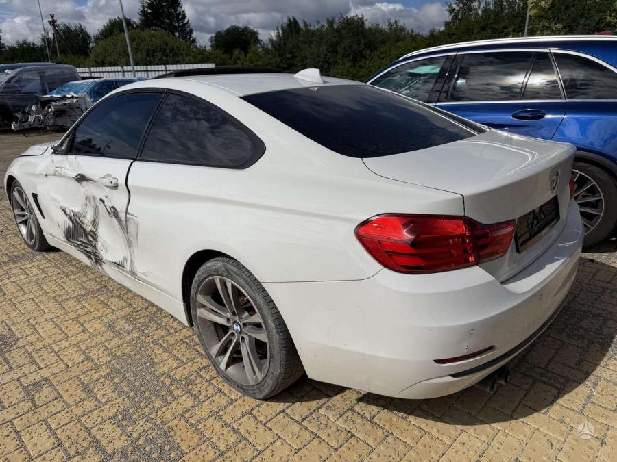 White BMW 428 2015 in Siauliai, with an engine capacity of 2.00 L and mileage of 178 thousand km for 5800 €, photo 9 on AUTOMOTO.COM.LV