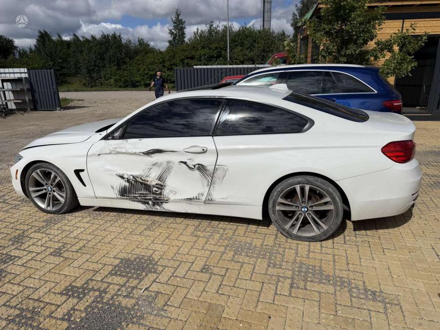 White BMW 428 2015 in Siauliai, with an engine capacity of 2.00 L and mileage of 178 thousand km for 5800 €, photo 10 on AUTOMOTO.COM.LV