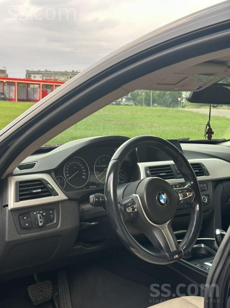 Black BMW 430 2015 in Riga, with an engine capacity of 3.00 L and mileage of 284 thousand km for 13499 €, photo 10 on AUTOMOTO.COM.LV