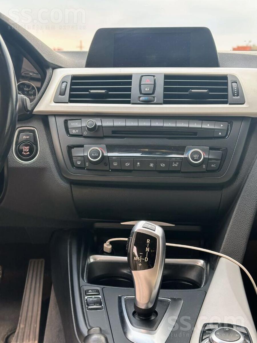 Black BMW 430 2015 in Riga, with an engine capacity of 3.00 L and mileage of 284 thousand km for 13499 €, photo 12 on AUTOMOTO.COM.LV