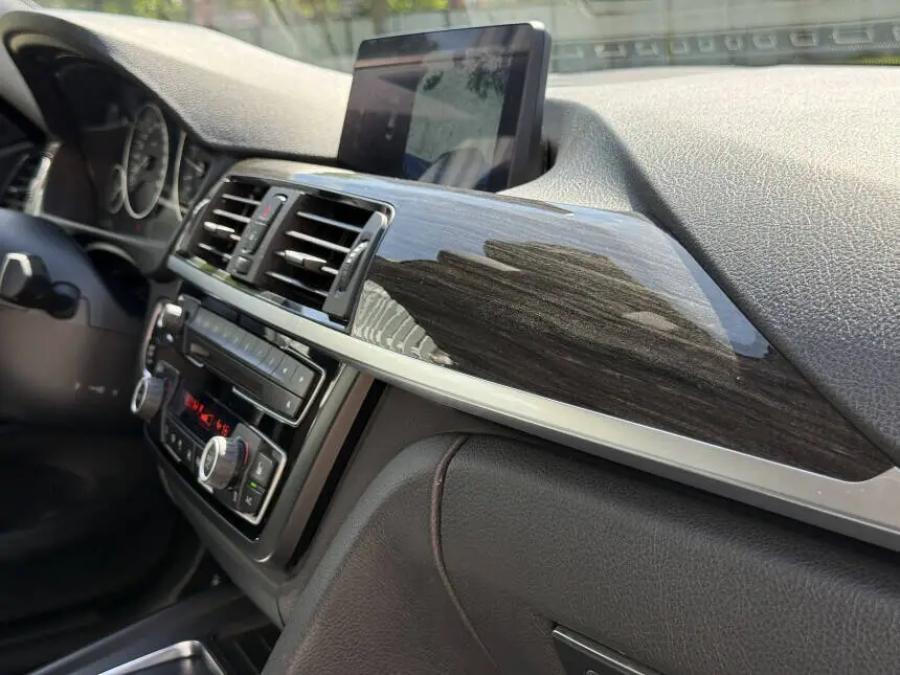 Black BMW 430 2016 in Riga, with an engine capacity of 3.00 L and mileage of 183 thousand km for 19900 €, photo 14 on AUTOMOTO.COM.LV