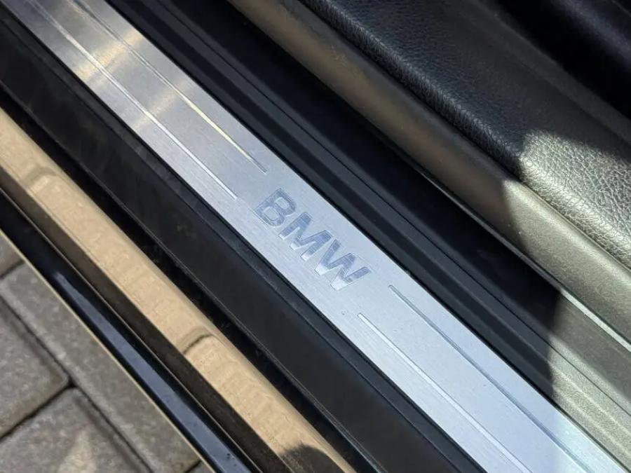 Black BMW 430 2016 in Riga, with an engine capacity of 3.00 L and mileage of 183 thousand km for 19900 €, photo 18 on AUTOMOTO.COM.LV