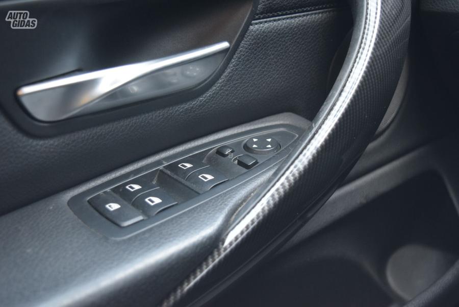 Black BMW 430 Gran Coupe 2015 in Vilnius, with an engine capacity of 3.00 L and mileage of 249 thousand km for 14350 €, photo 26 on AUTOMOTO.COM.LV