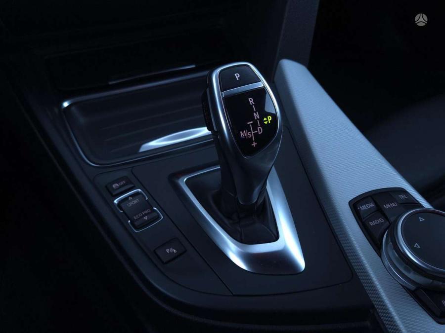 Black BMW 430 Gran Coupe 2015 in Kaunas, with an engine capacity of 3.00 L and mileage of 240 thousand km for 14350 €, photo 29 on AUTOMOTO.COM.LV