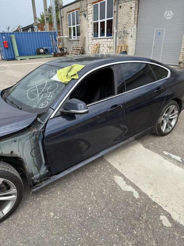 Blue BMW 430 Gran Coupe 2018 in Vilnius, with an engine capacity of 2.00 L and mileage of 105 thousand km for 13500 €, photo 5 on AUTOMOTO.COM.LV