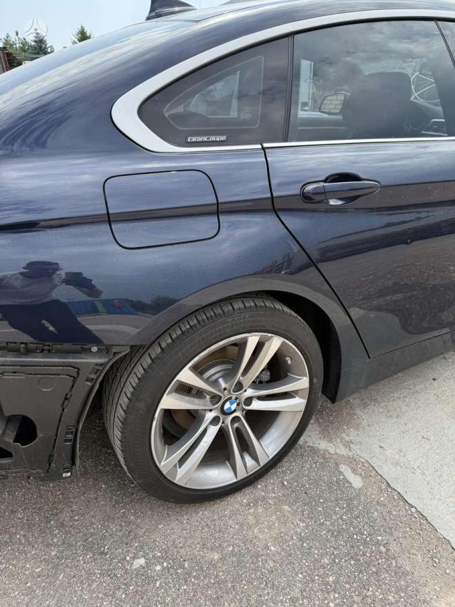 Blue BMW 430 Gran Coupe 2018 in Vilnius, with an engine capacity of 2.00 L and mileage of 105 thousand km for 13500 €, photo 12 on AUTOMOTO.COM.LV