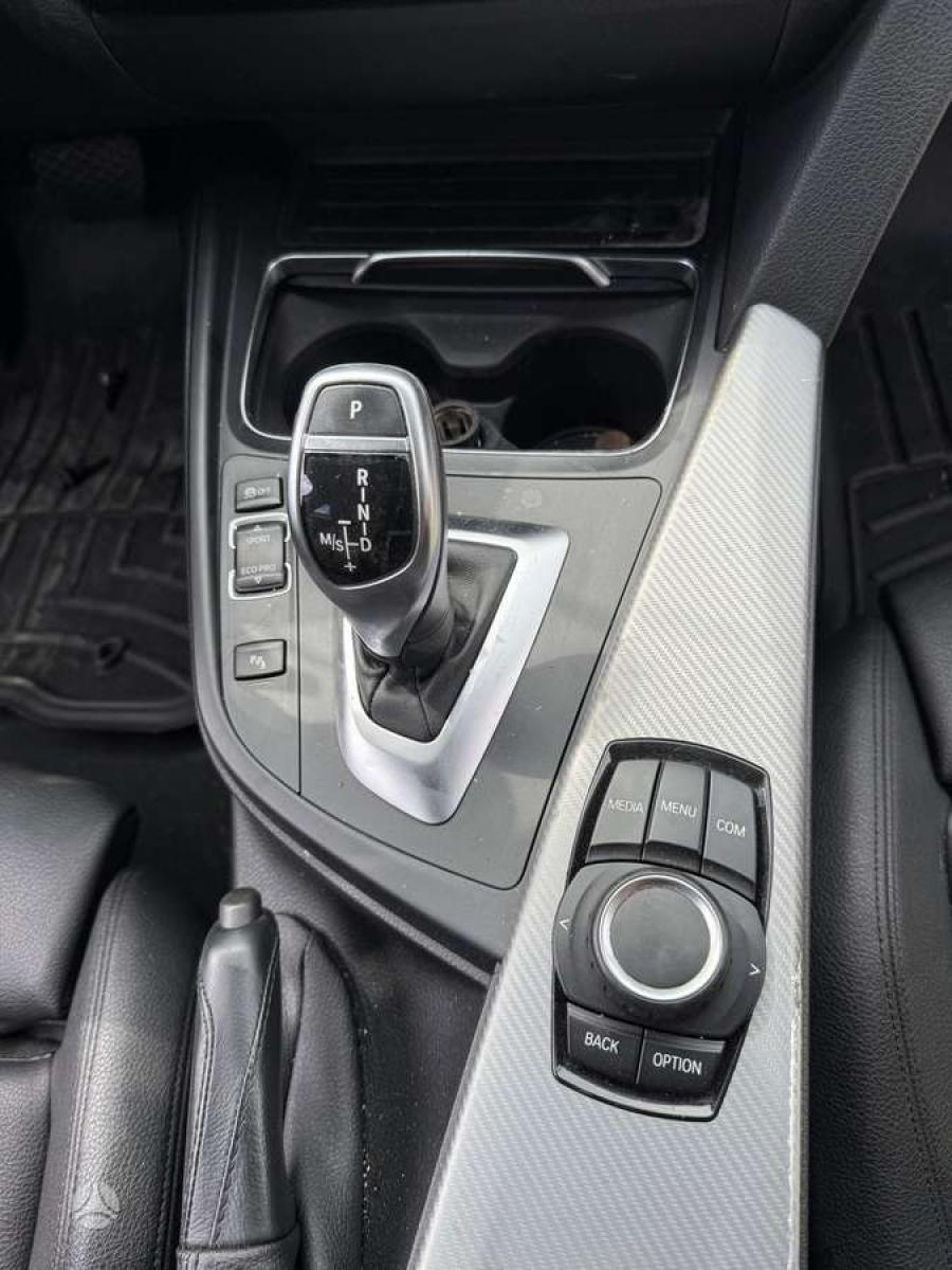 Blue BMW 430 Gran Coupe 2018 in Vilnius, with an engine capacity of 2.00 L and mileage of 105 thousand km for 13500 €, photo 39 on AUTOMOTO.COM.LV