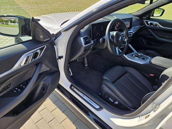 White BMW 430 Gran Coupe 2024 in Vilnius, with an engine capacity of 2.00 L and mileage of 26 thousand km for 40700 €, photo 9 on AUTOMOTO.COM.LV