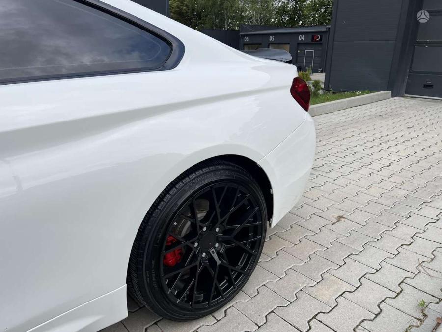 Balts BMW 430 2018 Šauļi, ar dzinēja tilpumu 2.00 L un nobraukumu 161 tūkst. km par 19500 €, foto 13 vietnē AUTOMOTO.COM.LV