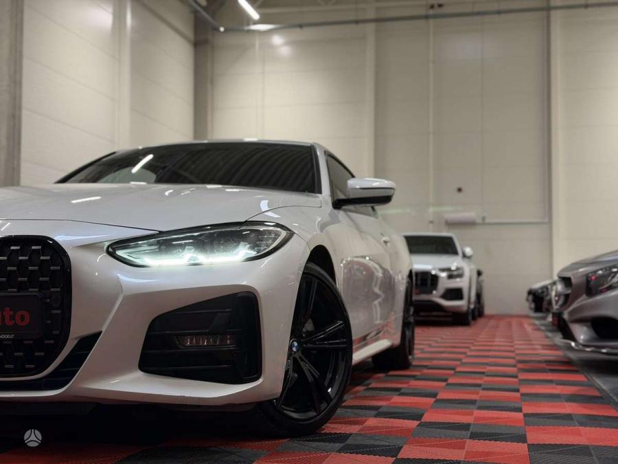 White BMW 430 2021 in Vilnius, with an engine capacity of 2.00 L and mileage of 121 thousand km for 27690 €, photo 9 on AUTOMOTO.COM.LV