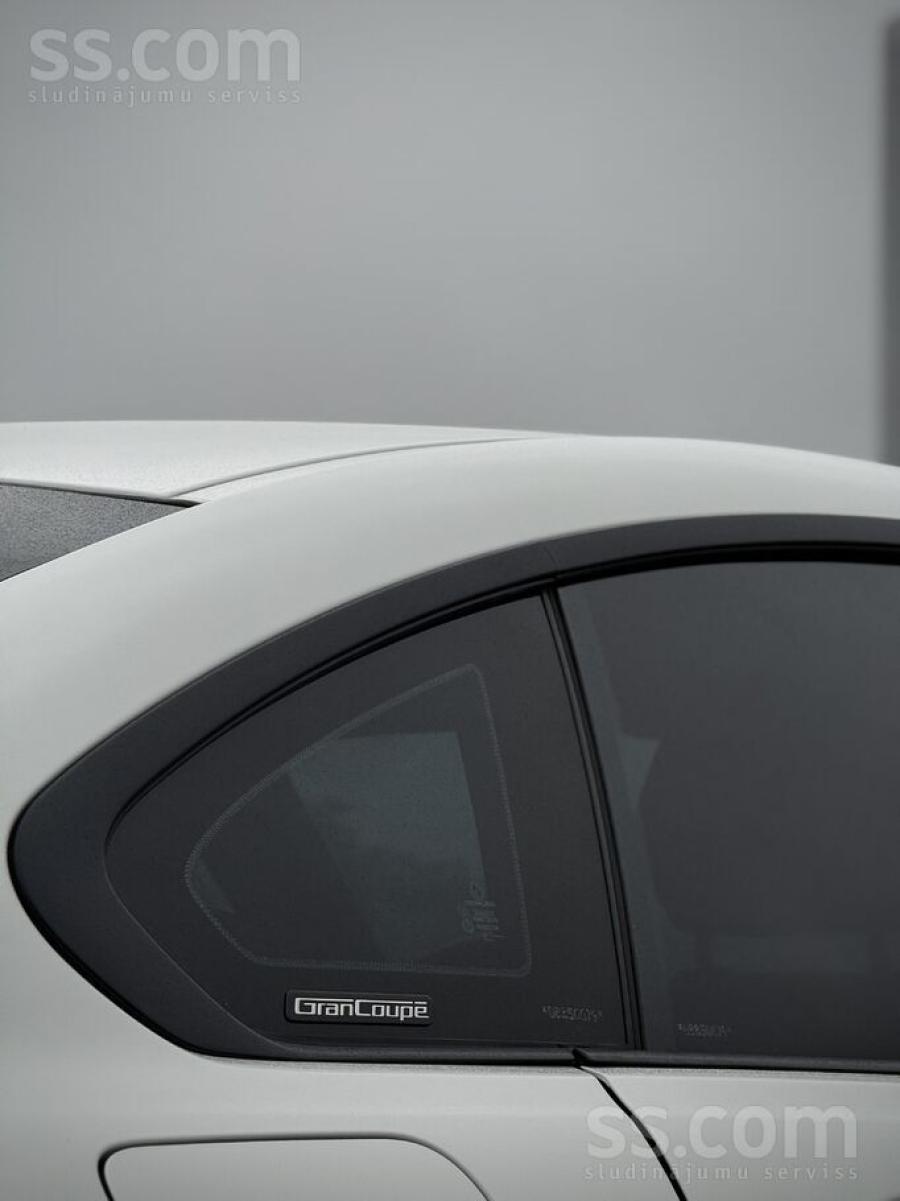 White BMW 430 2017 in Riga, with an engine capacity of 3.00 L and mileage of 0 thousand km for 15200 €, photo 11 on AUTOMOTO.COM.LV