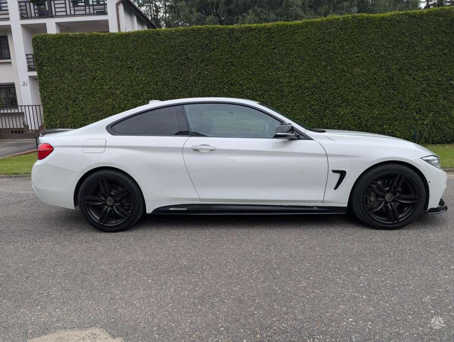 White BMW 435 2014 in Vilnius, with an engine capacity of 2.98 L and mileage of 221 thousand km for 11800 €, photo 7 on AUTOMOTO.COM.LV