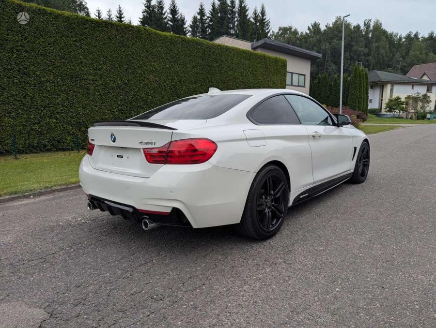 White BMW 435 2014 in Vilnius, with an engine capacity of 2.98 L and mileage of 221 thousand km for 11800 €, photo 8 on AUTOMOTO.COM.LV