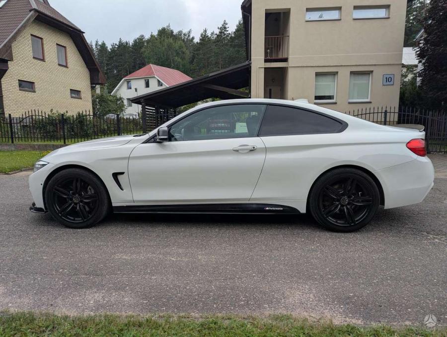 White BMW 435 2014 in Vilnius, with an engine capacity of 2.98 L and mileage of 221 thousand km for 11800 €, photo 10 on AUTOMOTO.COM.LV