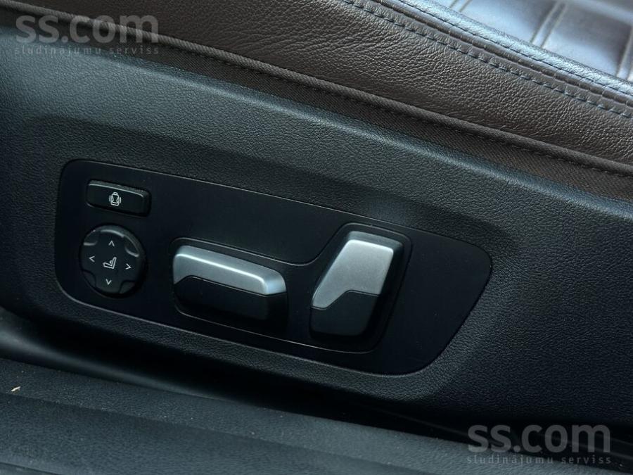 Black BMW 440 2021 in Riga, with an engine capacity of 3.00 L and mileage of 69 thousand km for 44200 €, photo 14 on AUTOMOTO.COM.LV