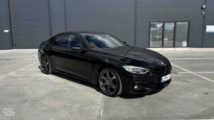 Black BMW 440 2017 in Klaipeda, with an engine capacity of 3.00 L and mileage of 160 thousand km for 23999 €, photo 1 on AUTOMOTO.COM.LV