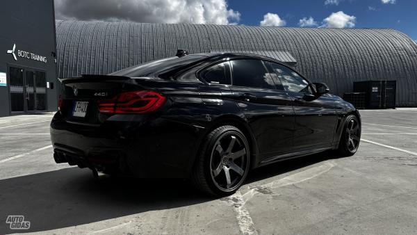 Black BMW 440 2017 in Klaipeda, with an engine capacity of 3.00 L and mileage of 160 thousand km for 23999 €, photo 3 on AUTOMOTO.COM.LV