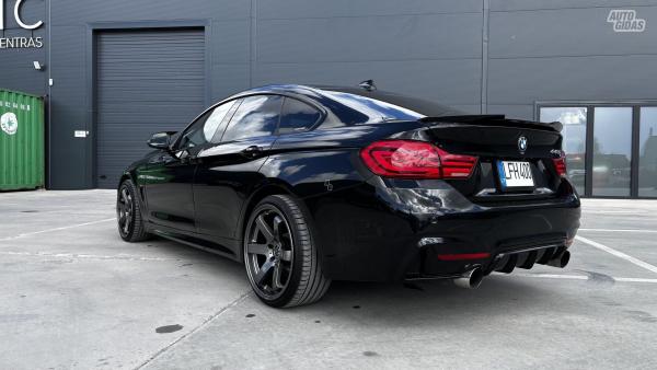 Black BMW 440 2017 in Klaipeda, with an engine capacity of 3.00 L and mileage of 160 thousand km for 23999 €, photo 5 on AUTOMOTO.COM.LV