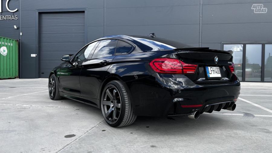 Black BMW 440 2017 in Klaipeda, with an engine capacity of 3.00 L and mileage of 160 thousand km for 23999 €, photo 6 on AUTOMOTO.COM.LV